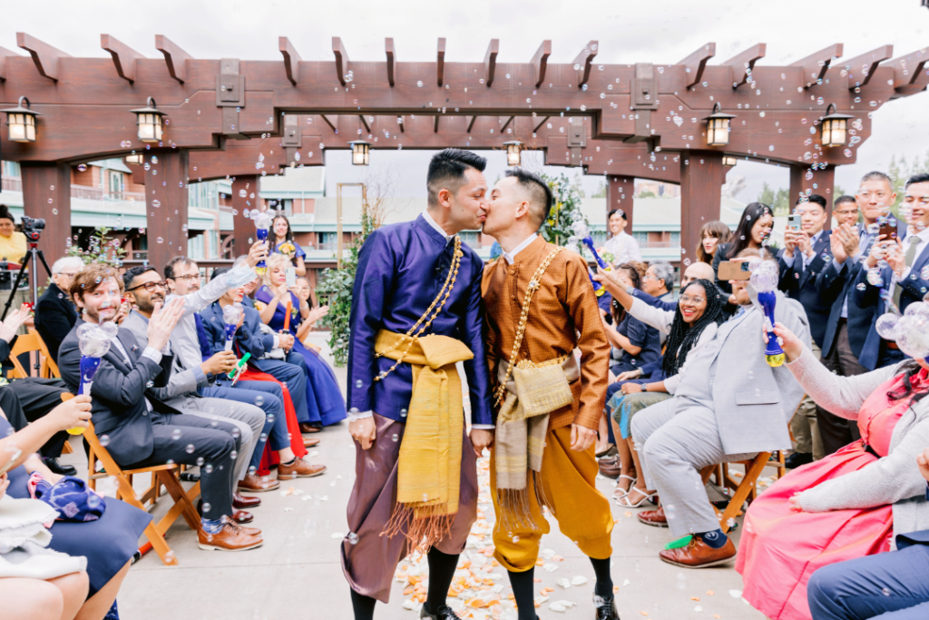Un mariage gay Disney magique avec une famille choisie et une ...
